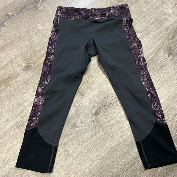 GAIAM | Pants & Jumpsuits | Gaiam Yoga Capri Pants Womens M Stretch ...
